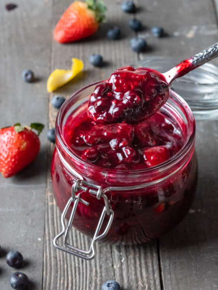 Easy Strawberry Compote Recipe: A Quick Homemade Sauce
